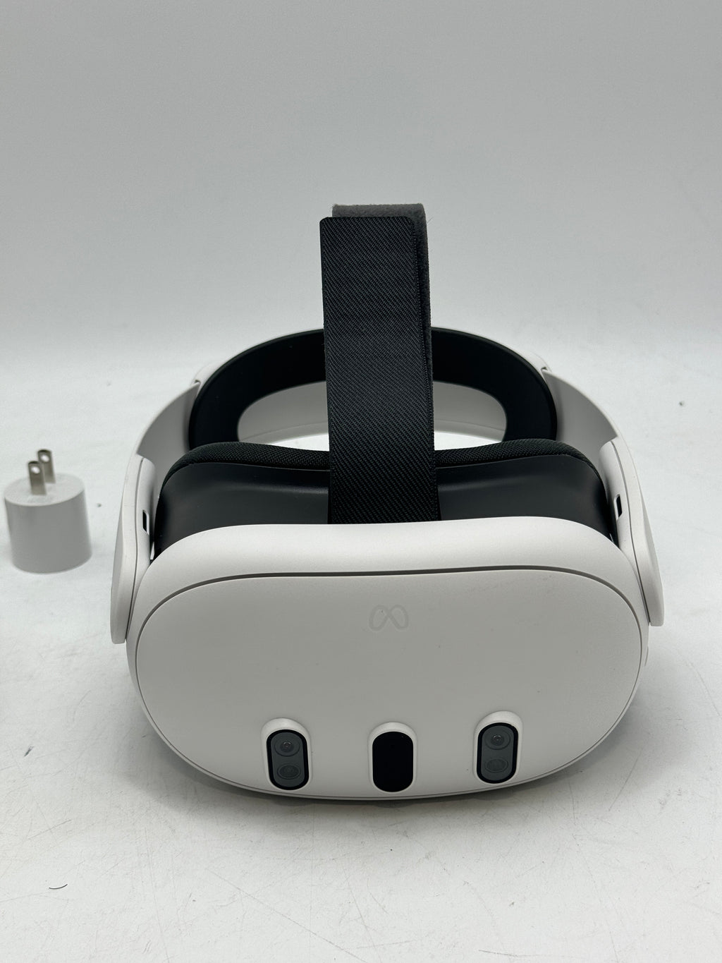 Oculus Quest 3 128GB All-in-One VR Headset w/ Case and Elite Strap - W ...